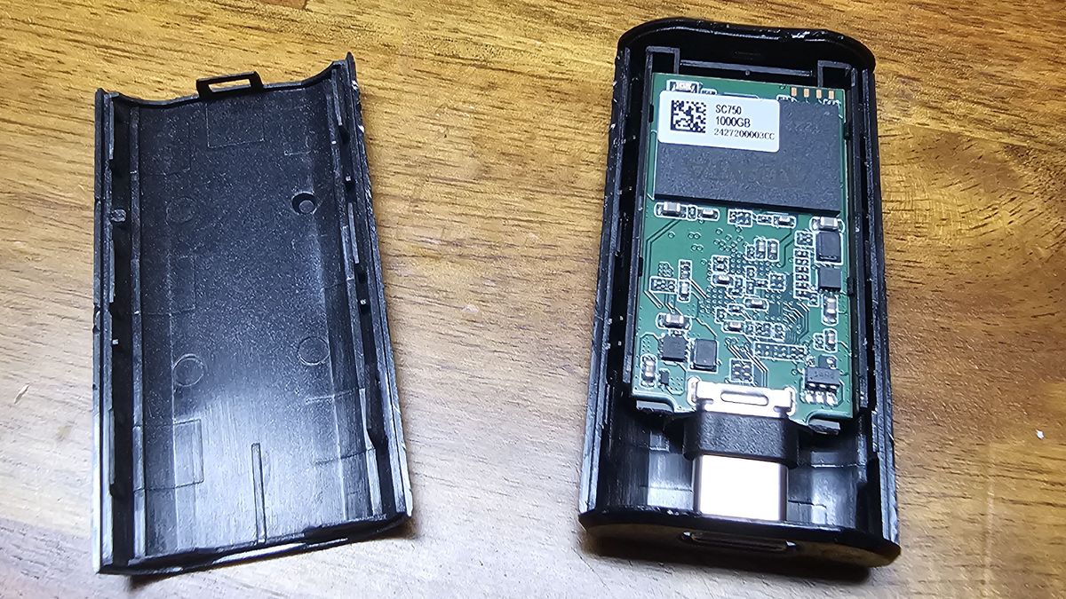 Adata SC750 (1TB) review: Speedy and small | Tom's Hardware