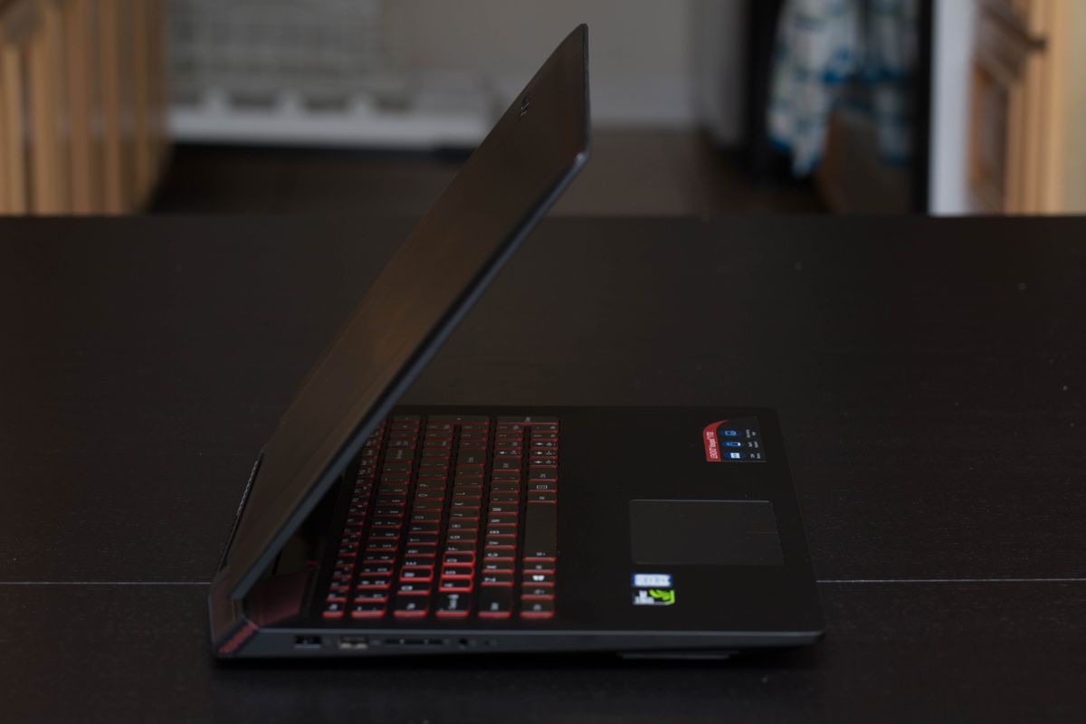 Lenovo Ideapad Y700-15 Touch Gaming Laptop First Look - Tom's Hardware ...