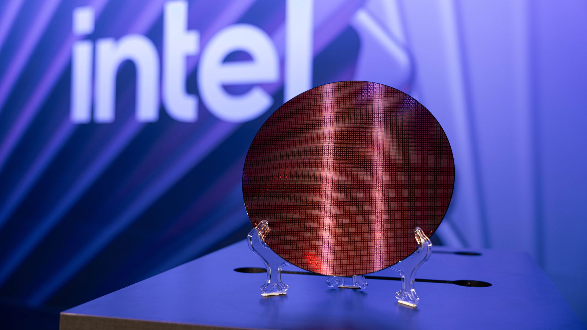 Intel’s new data center GPU bets on cheaper LPDDR5X memory and skips ...