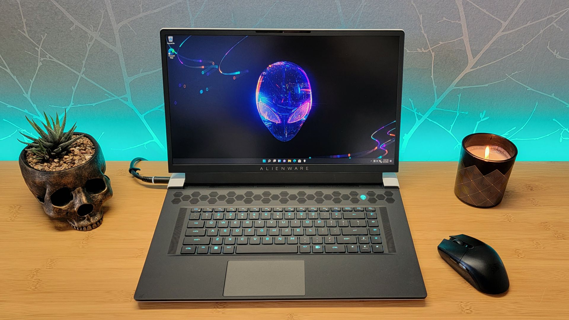 Alienware x17 R2 Review: Top-Tier Power and Style | Tom's Hardware