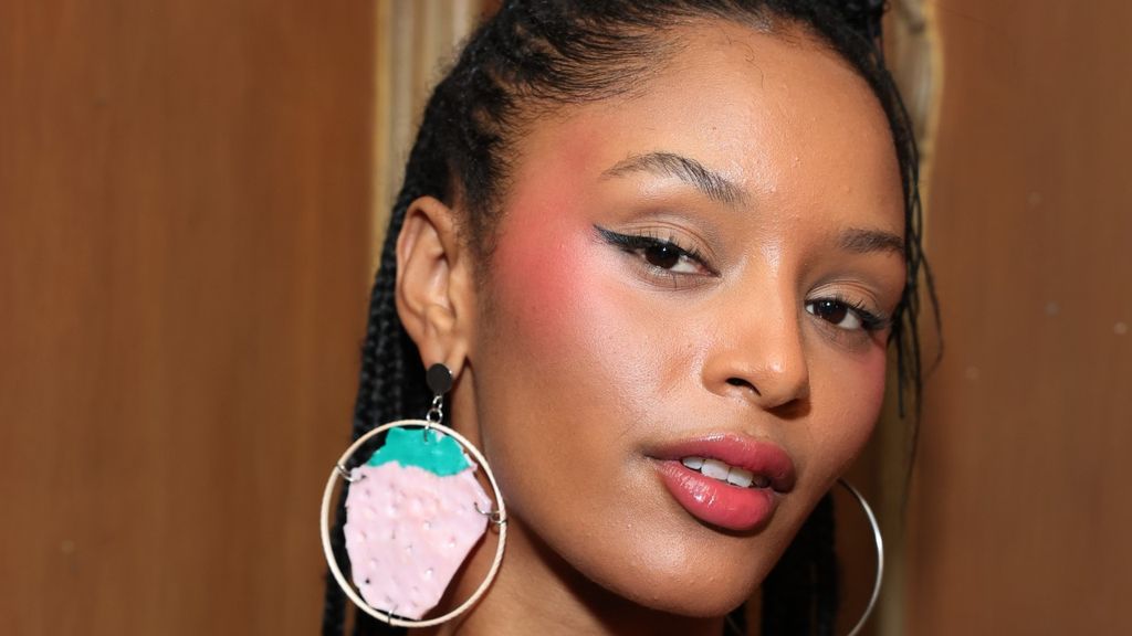 The 8 Biggest Makeup Trends of 2024, According to Makeup Pros | Marie ...