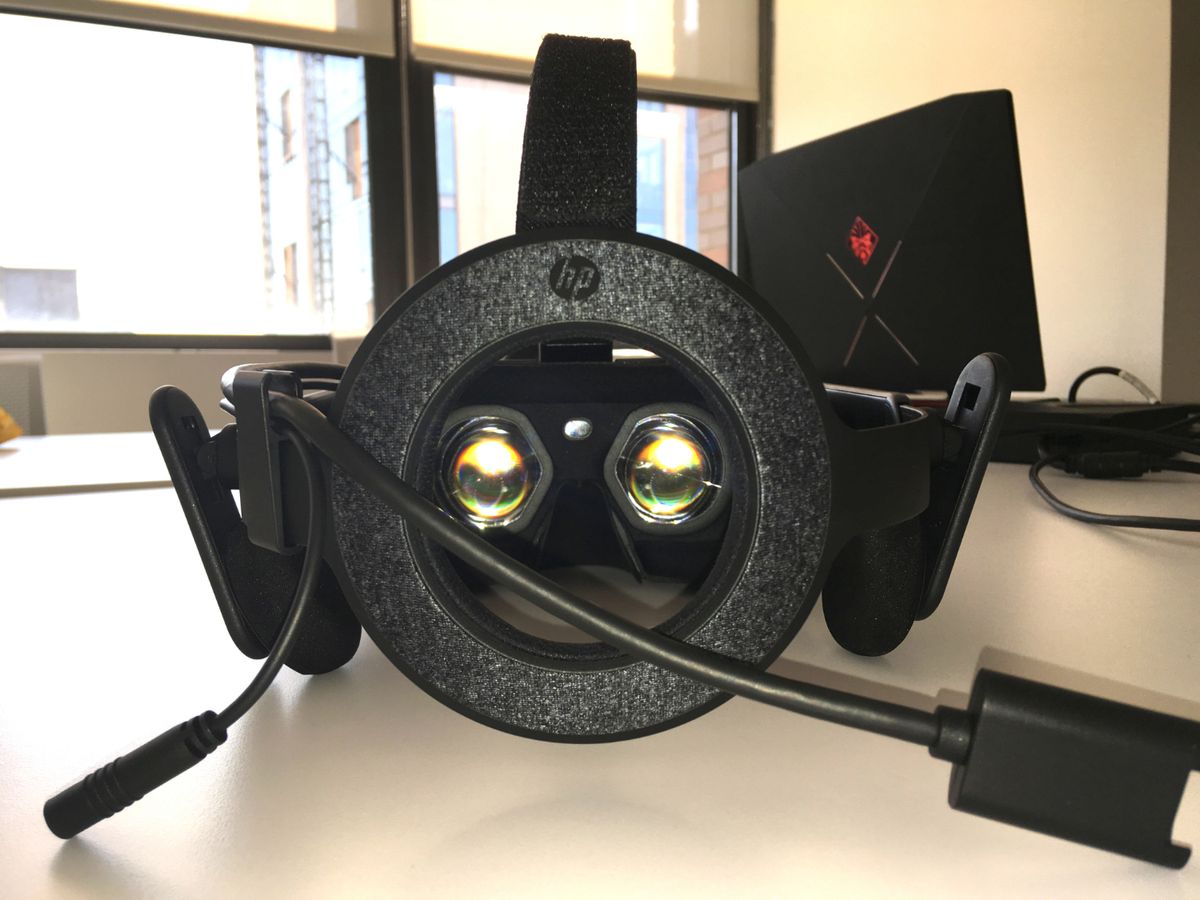 HP Reverb VR Headset Hands-On: HTC Vive Pro’s Got Competition | Tom's ...