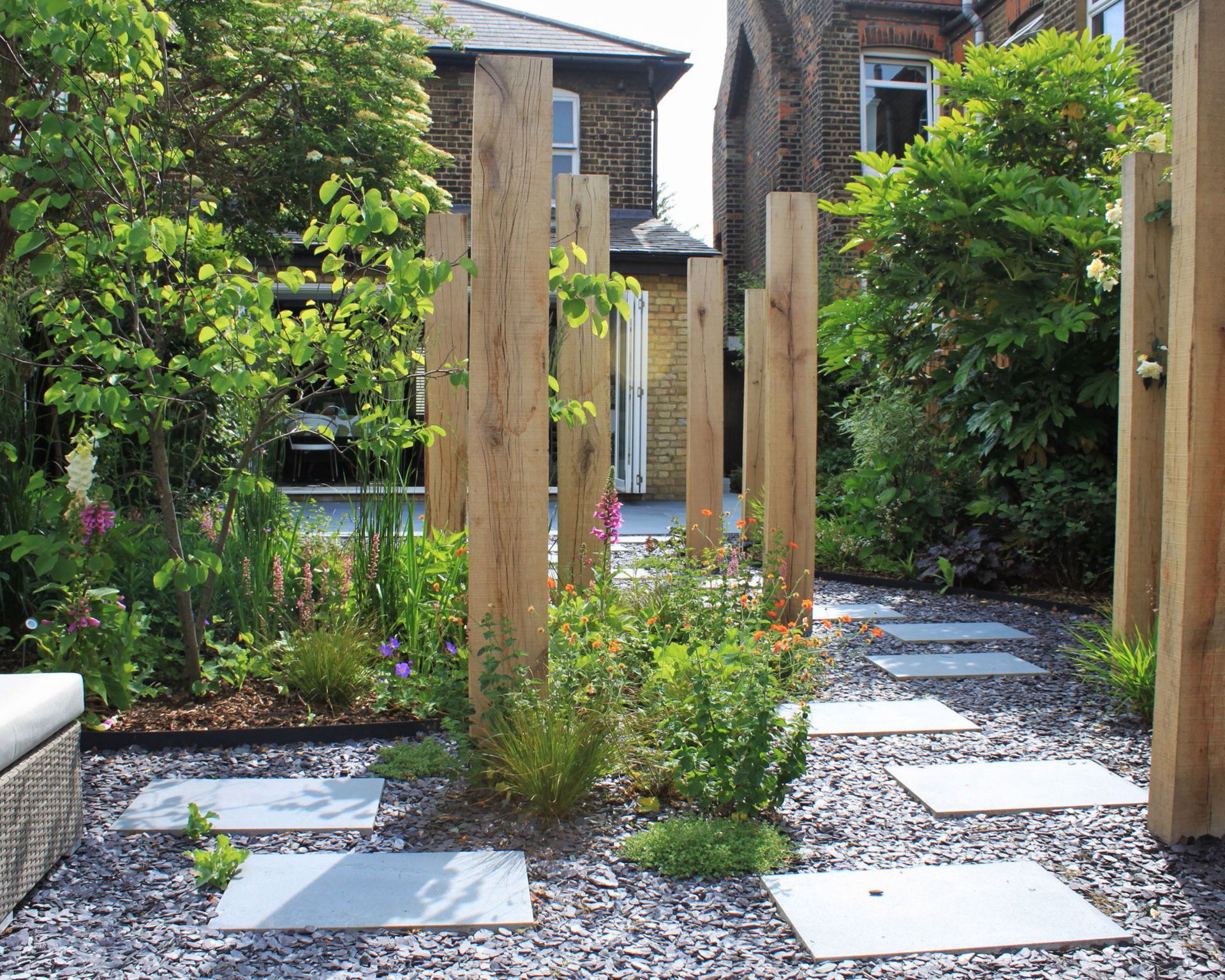 Flagstone walkway ideas: 11 ways to use stone pavers | Gardeningetc