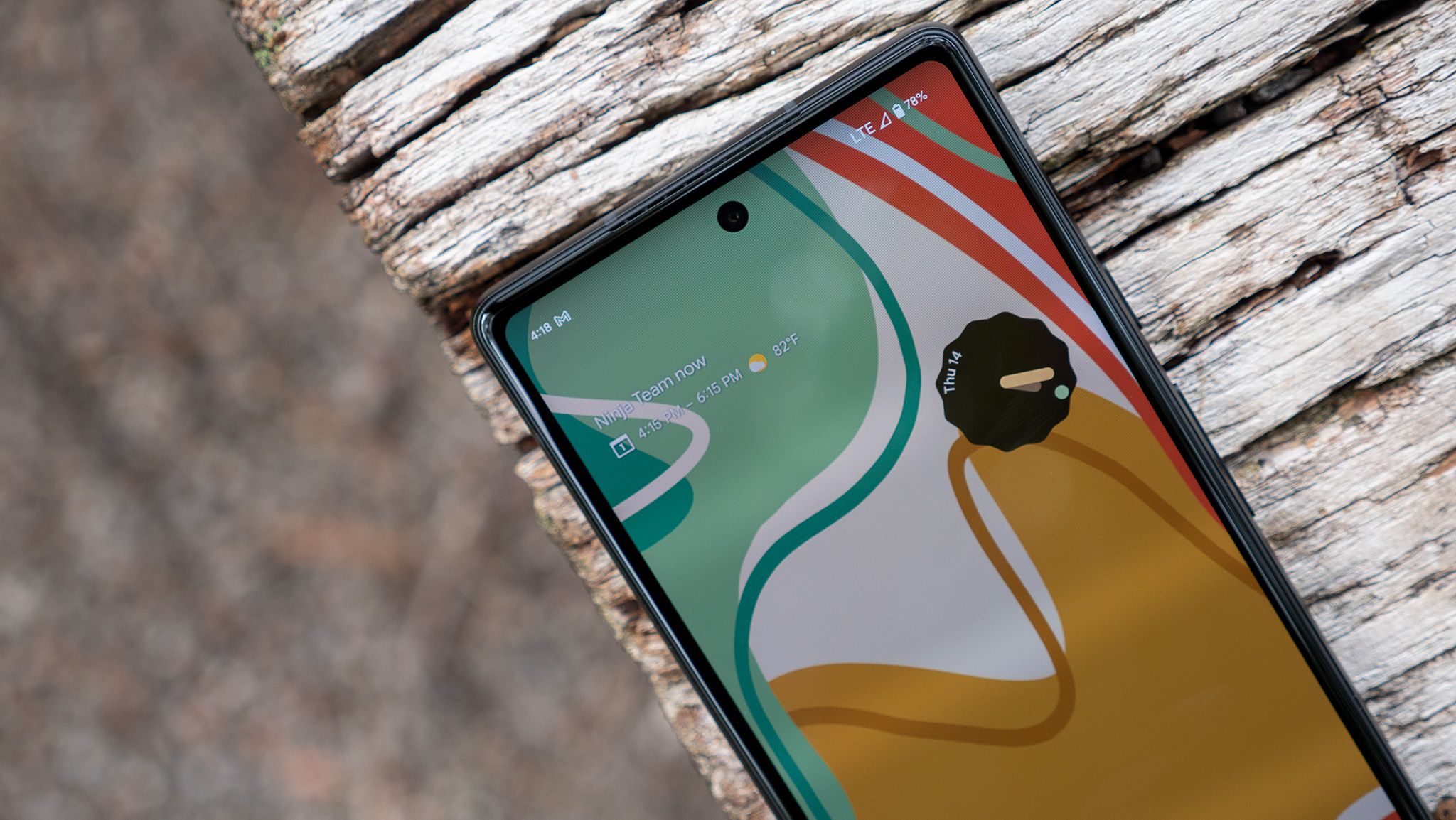 Google Pixel's At a Glance widget restores food and package delivery ...
