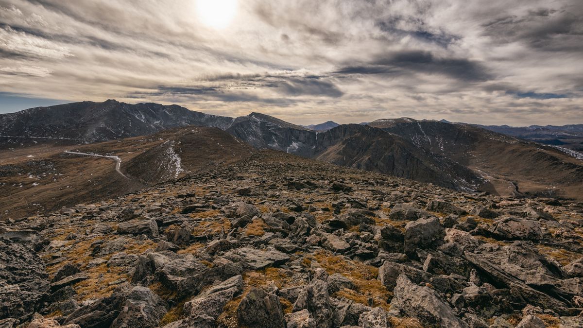What is a boulder field in hiking? | Advnture