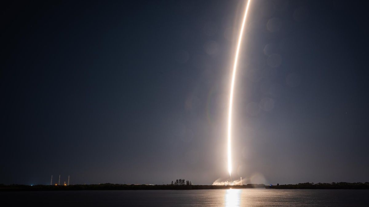 SpaceX launches 2 private lunar landers to the moon | Space