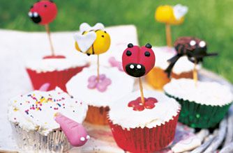 Flying insect cakes | Dessert Recipes | GoodtoKnow