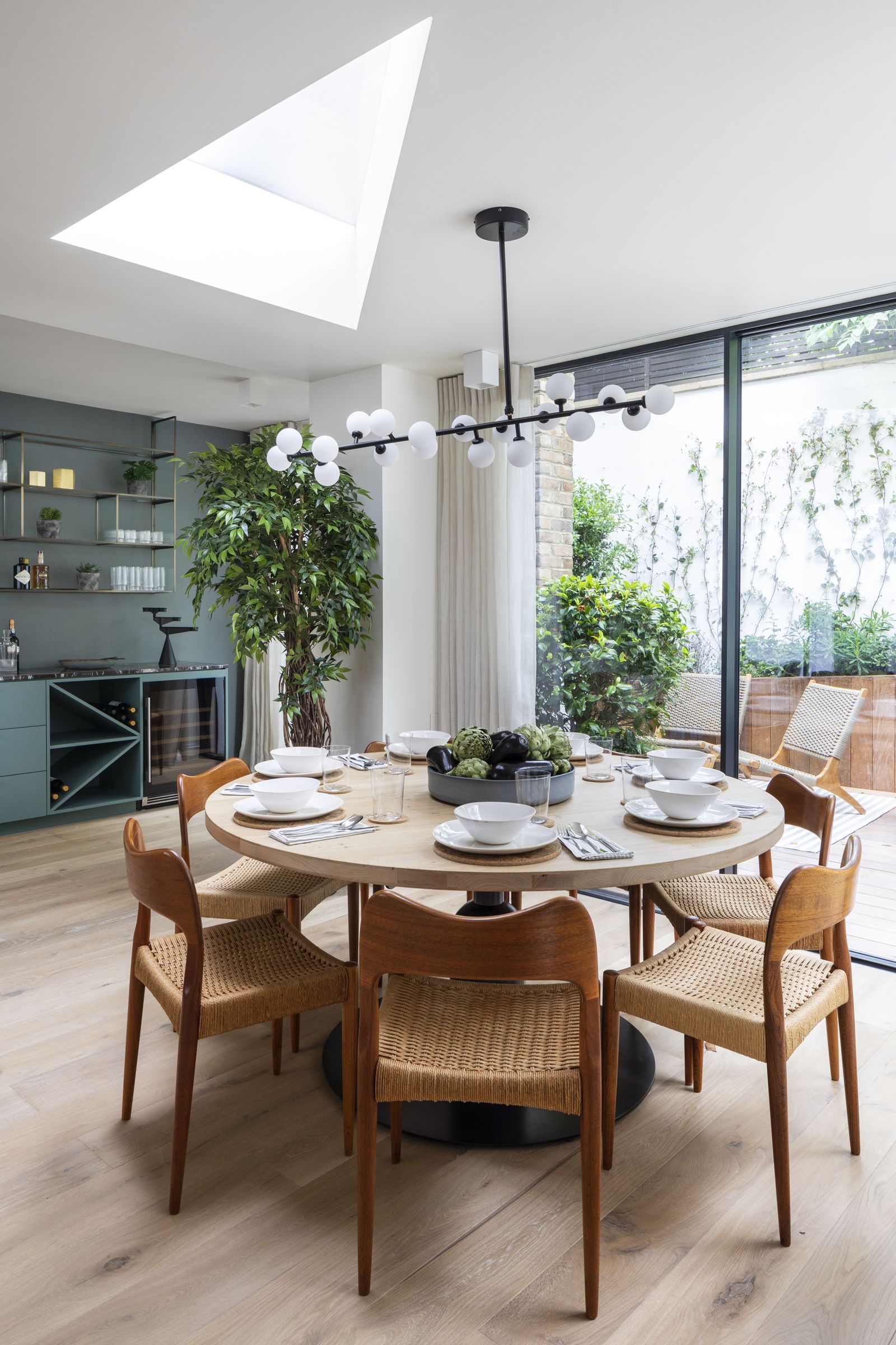 Decorating with antiques: 12 design tips plus buying advice | Homes ...