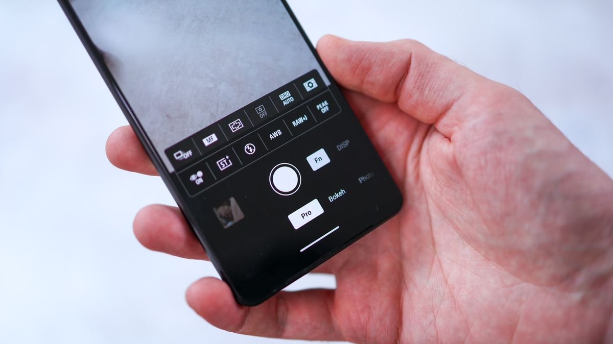 Sony Xperia 1 VI review: 85-170mm zoom meets class-leading macro ...