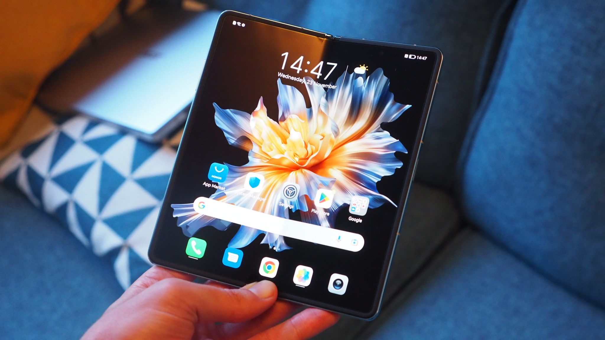 Forget the Galaxy Z Fold, new folding phone suddenly looks more ...