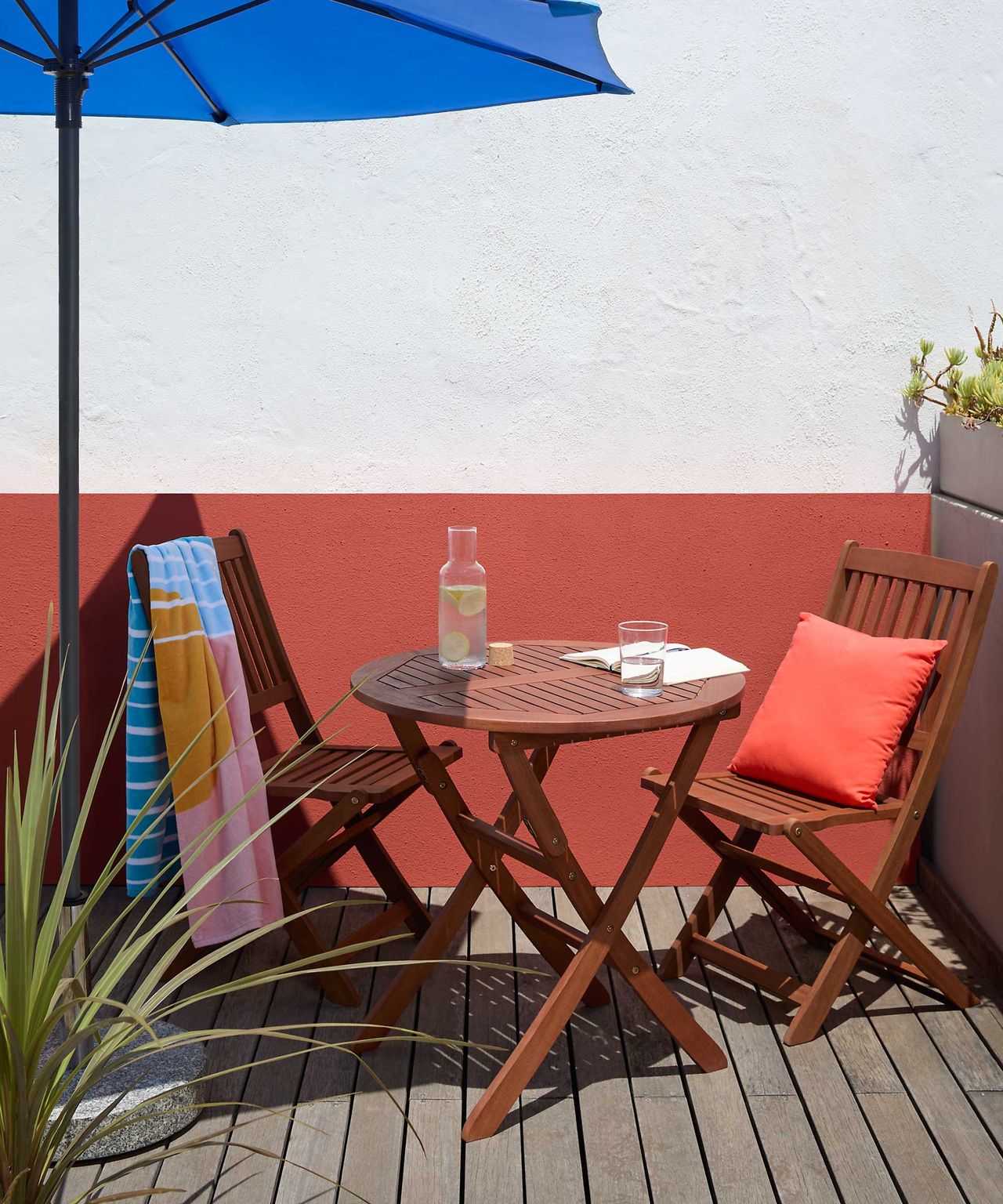 Cheap decking ideas: 10 affordable looks for a decked space | Gardeningetc