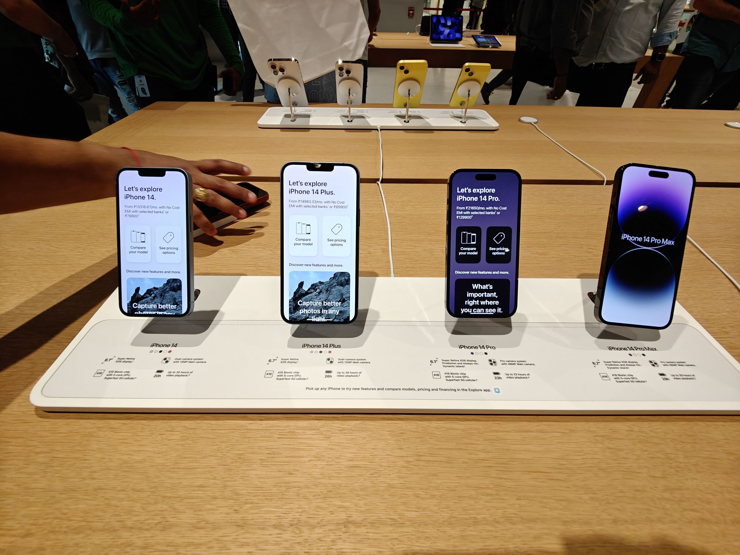 Apple tipped to drive premium phone market growth with a little help ...