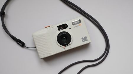 Polaroid launches Now 3rd Generation – "brighter pictures, bolder ...