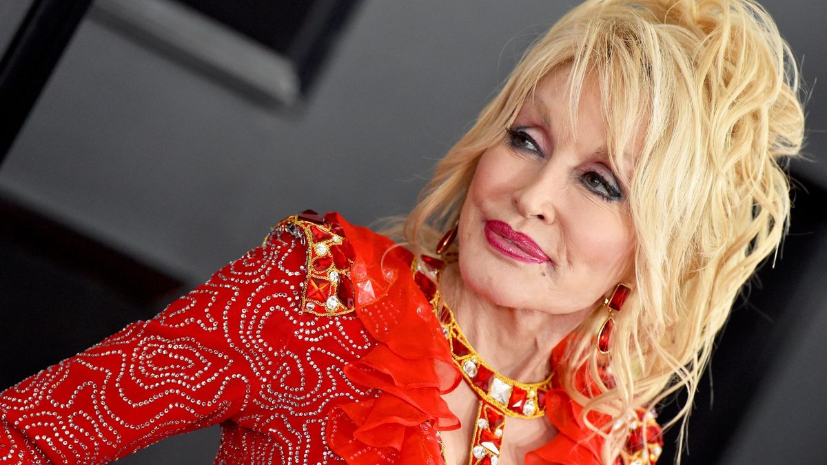 Dolly Parton Talks Her Dad, Robert Lee Parton, and His Lasting Impact ...
