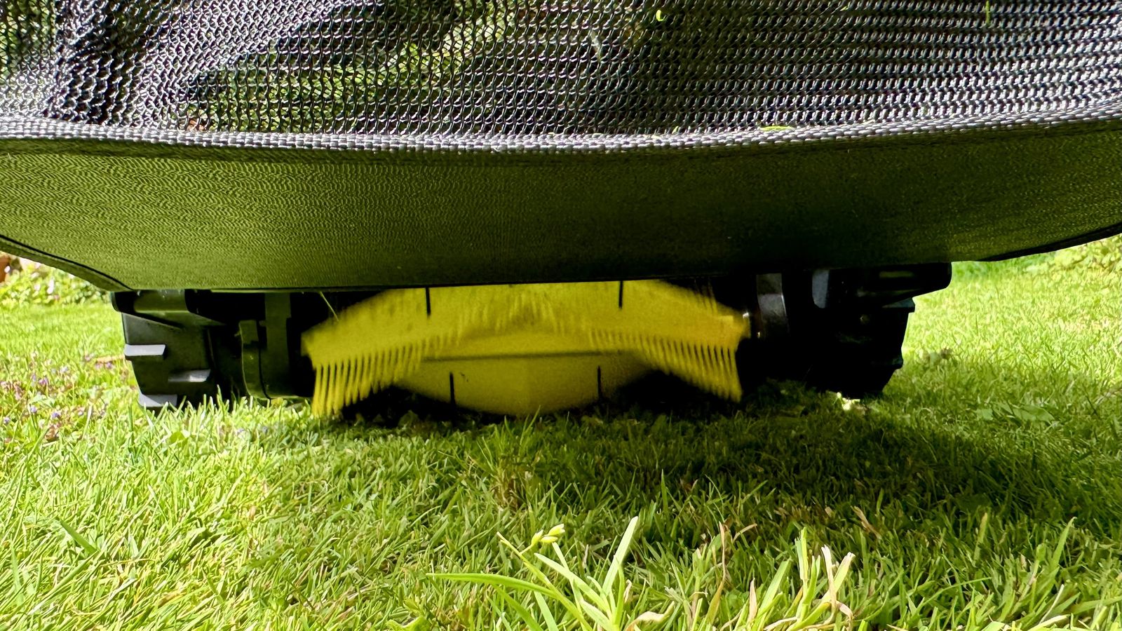 Mammotion YUKA 1500 3D Vision Robot Lawn Sweeping Mower review: a top ...