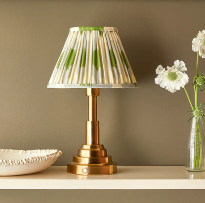 This Viral $20 Clap Light Hack is So Nostalgic