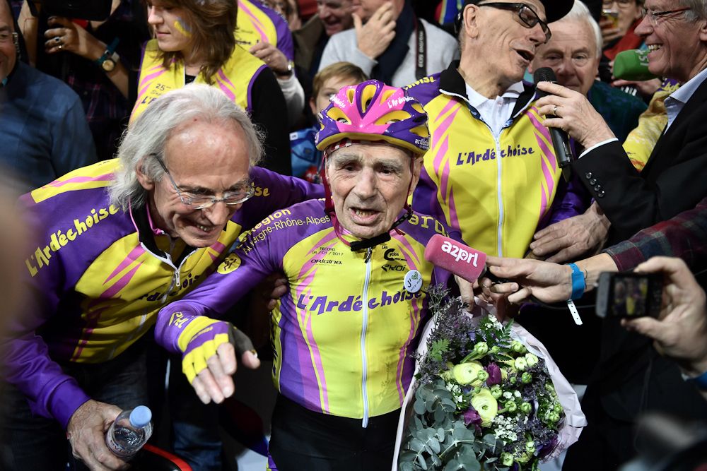 105-year-old Frenchman sets new hour record - Gallery | Cyclingnews