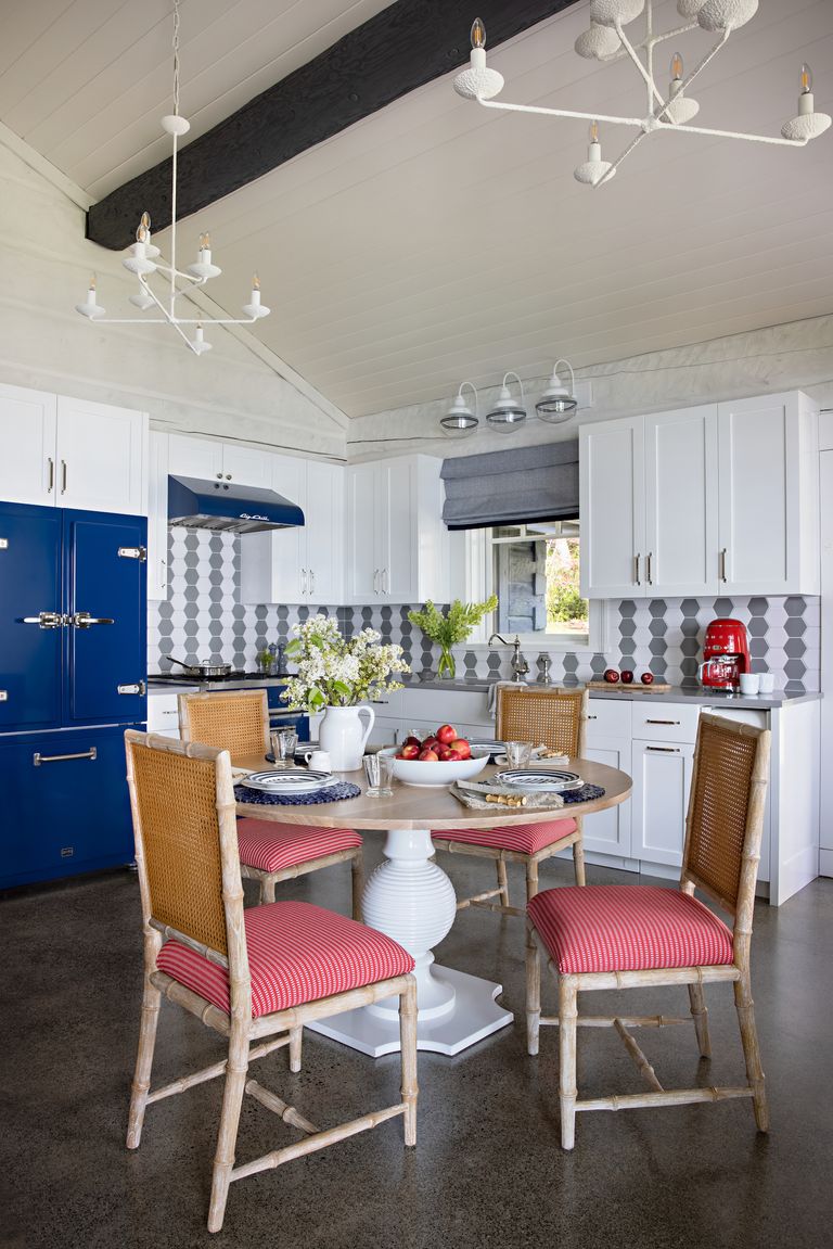 5 Ways to Enhance the "Dead Space" Above Kitchen Cabinets | Livingetc