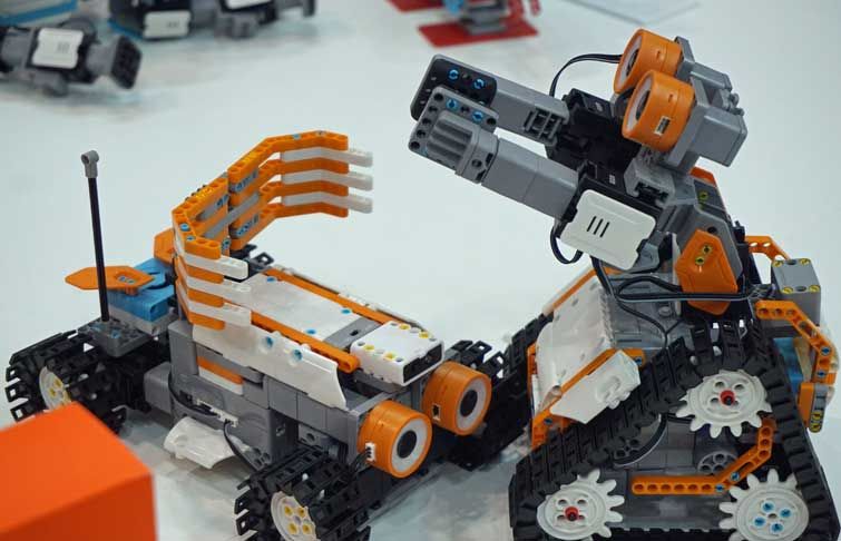 AstroBot Kit Teaches Kids the Joys of Coding | Space