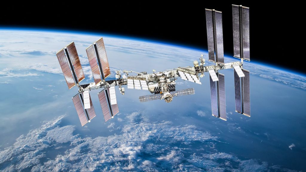 ISS dodges its 39th piece of potentially hazardous space junk. Experts ...
