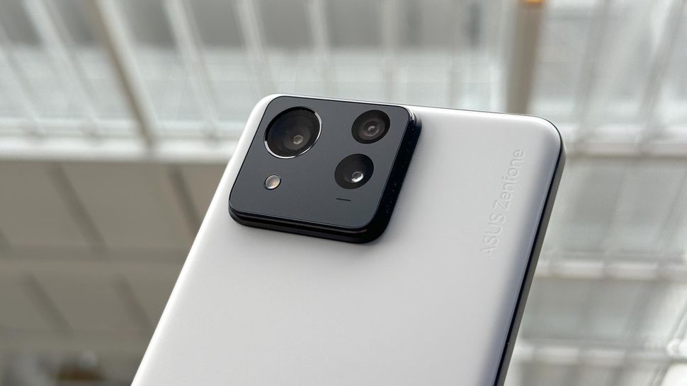 Asus Zenfone 11 Ultra review: A feature-packed flagship with amazing ...