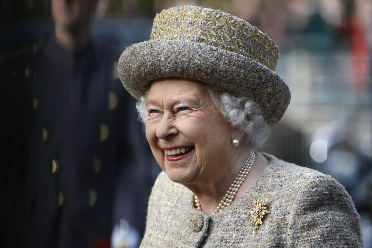The Queen once made a hilarious dig about herself and it's going viral ...