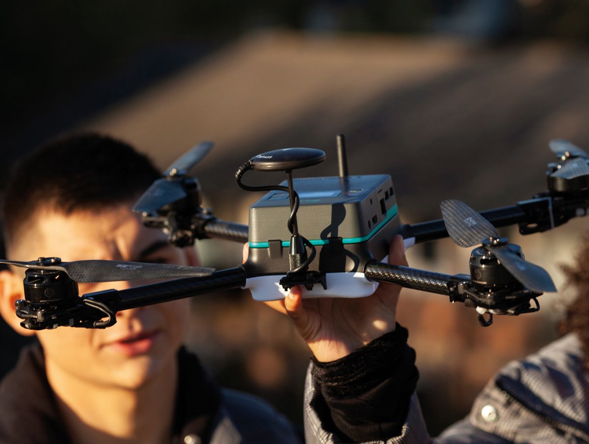 New pi-top [4] Robotics Kit Revs Its Motors at CES | Tom's Hardware