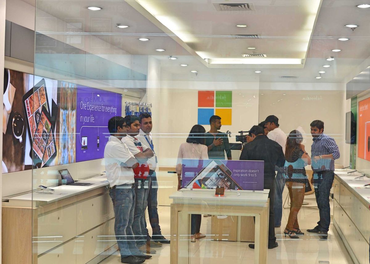 Here are some photos of the first Microsoft Priority Reseller store in ...