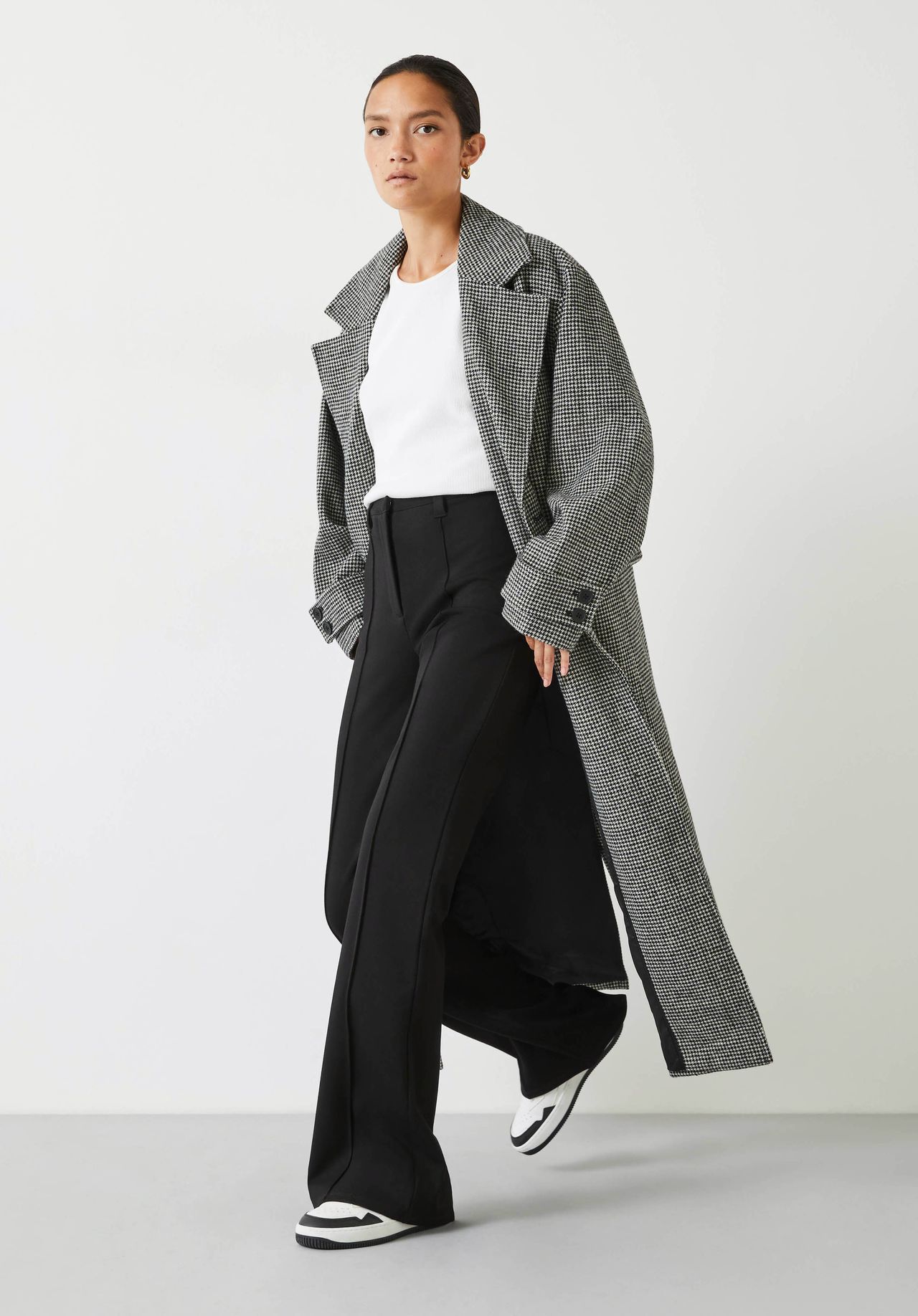 Daisy Edgar-Jones and Kaia Gerber Just Wore Y2K-Style Bootleg Trousers ...