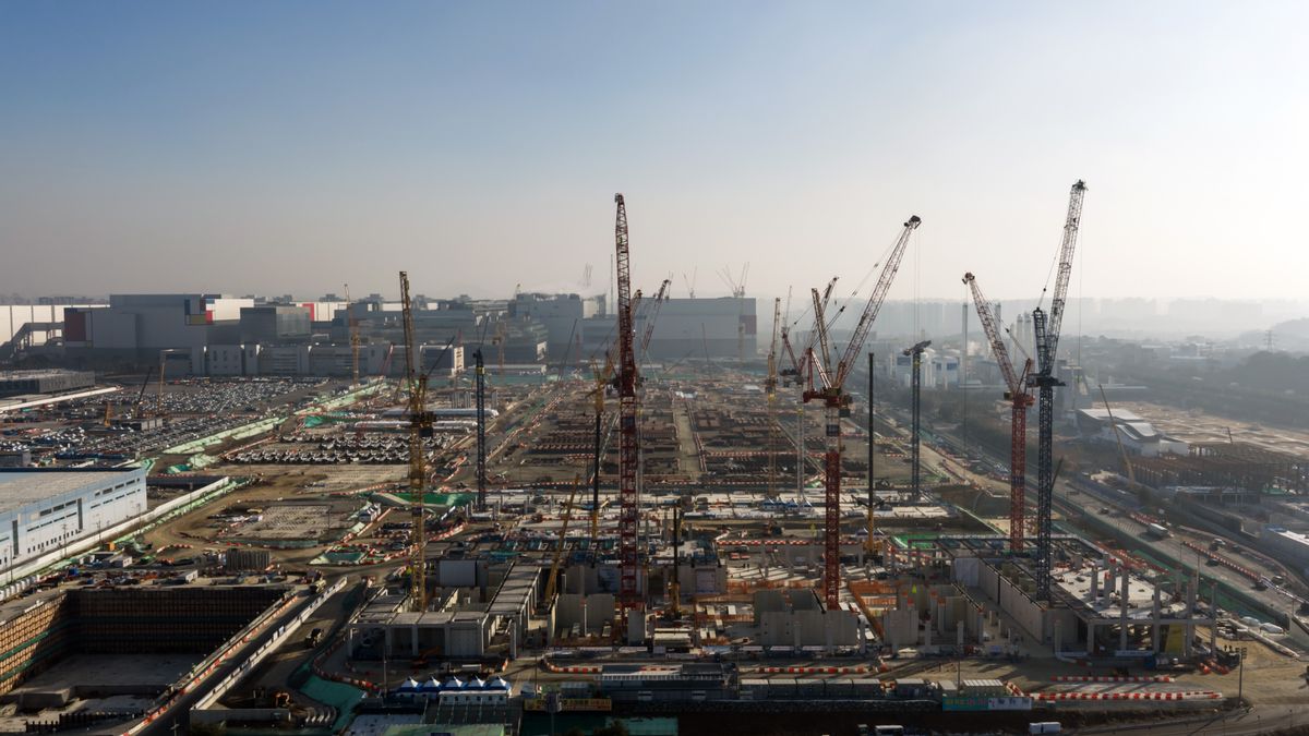 Samsung, SK Hynix, and Micron work to block memory hoarding — prices ...