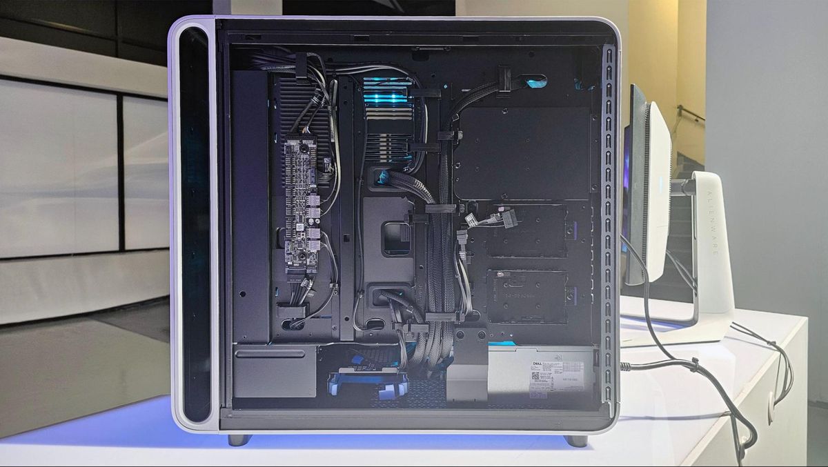 New Alienware Area-51 laptops have a Gorilla Glass window, color ...