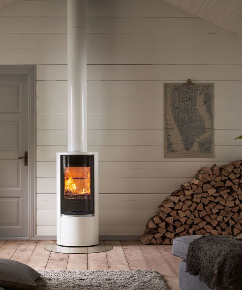 22 log burner ideas to create a warm and cosy ambience | Homebuilding
