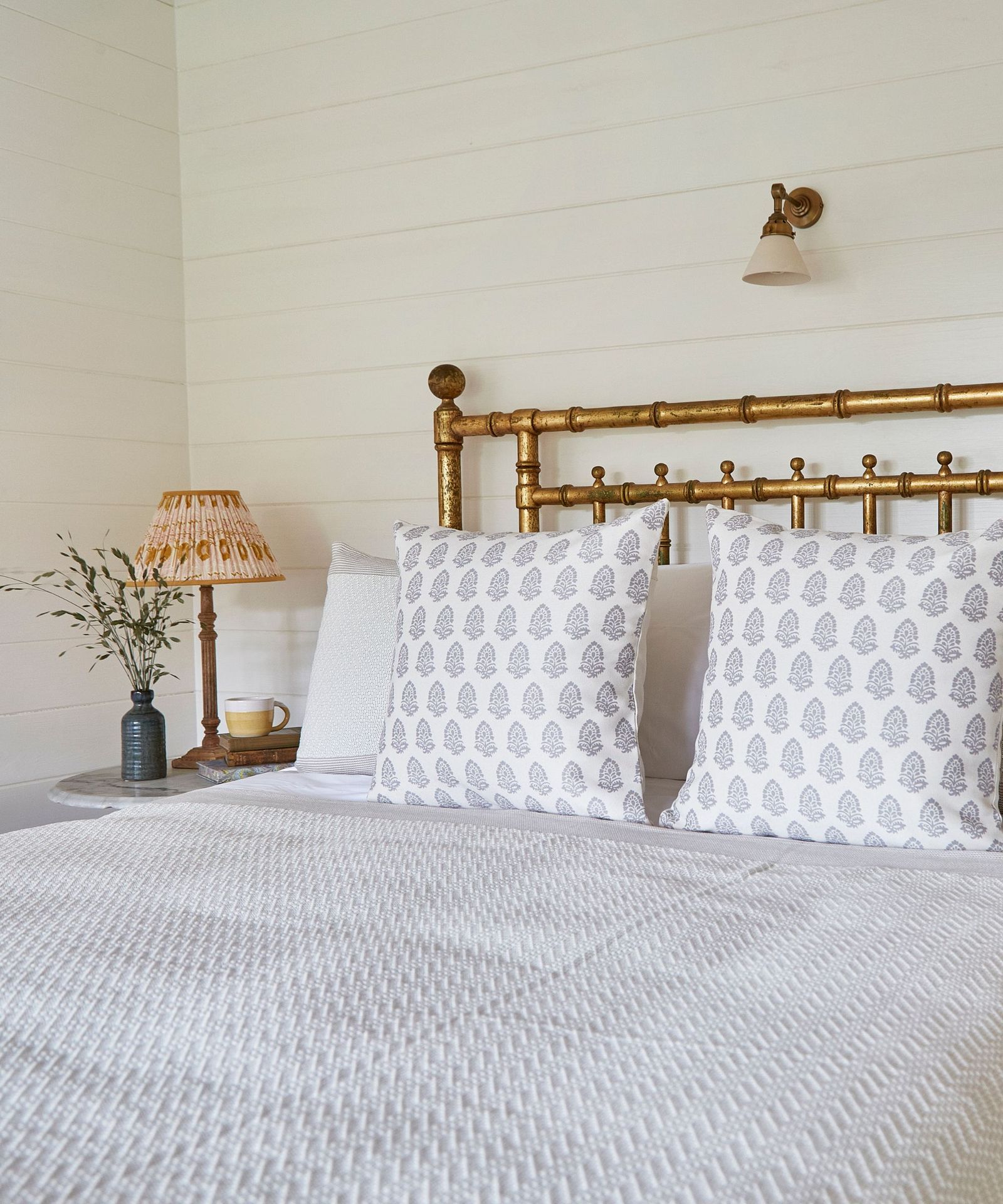 7 narrow bedroom ideas to make your space cozy | Real Homes