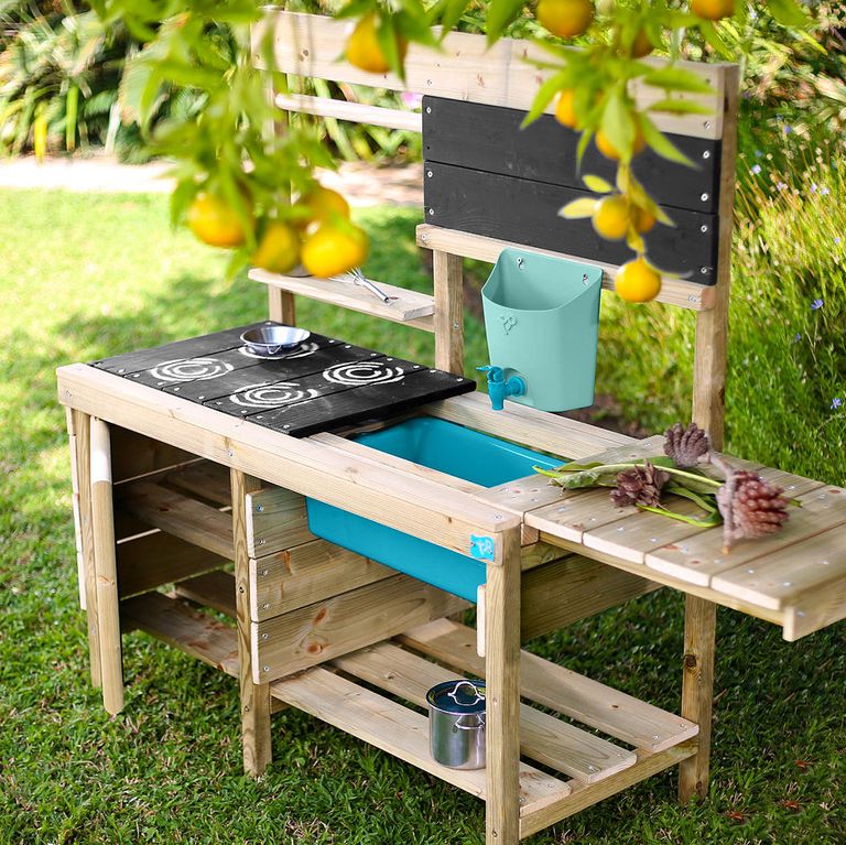 Mud kitchen ideas: 20 fun and creative ways to keep little ones busy ...