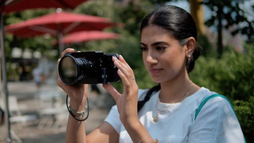 This holographic camera turns any window into an invisible camera ...