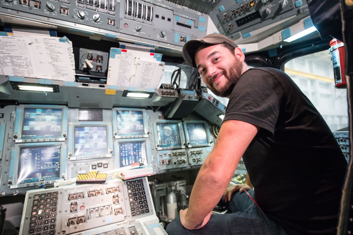 Rockers Coheed and Cambria Explore Space Tech at NASA JSC: Gallery ...
