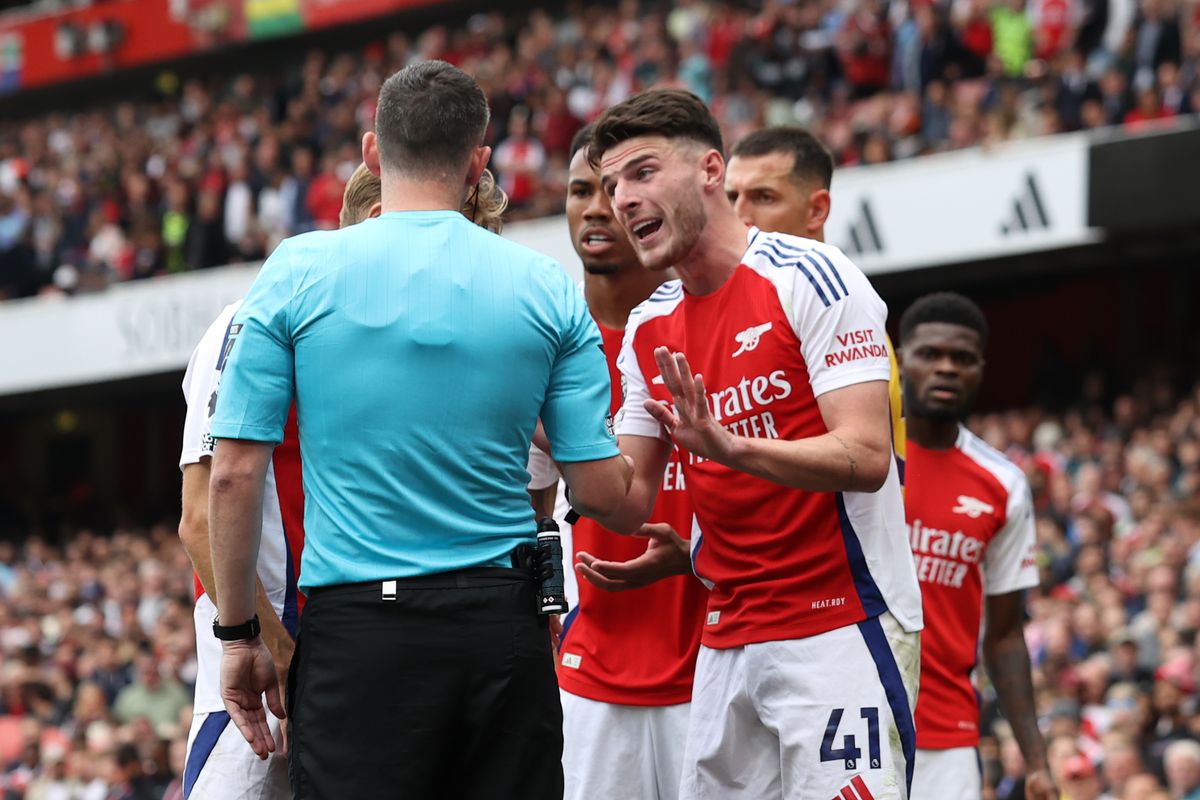 Double-pivot midfields: Football tactics explained | FourFourTwo