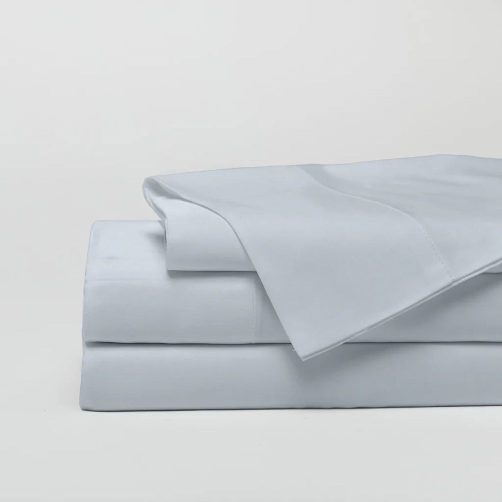 Bed sheet colors to improve sleep, backed by science | Homes and Gardens