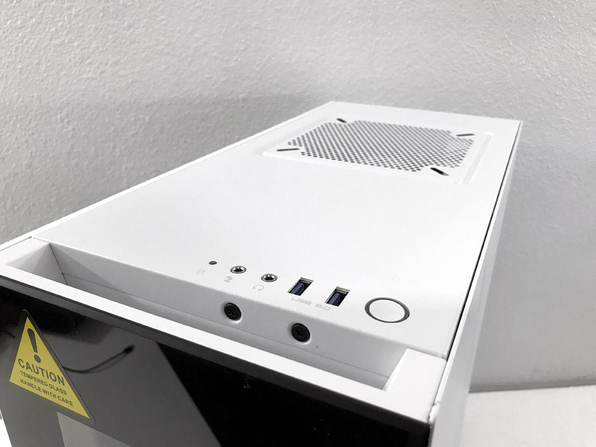 iBUYPOWER Snowblind Review: Translucent Screen on the Side | Tom's Hardware