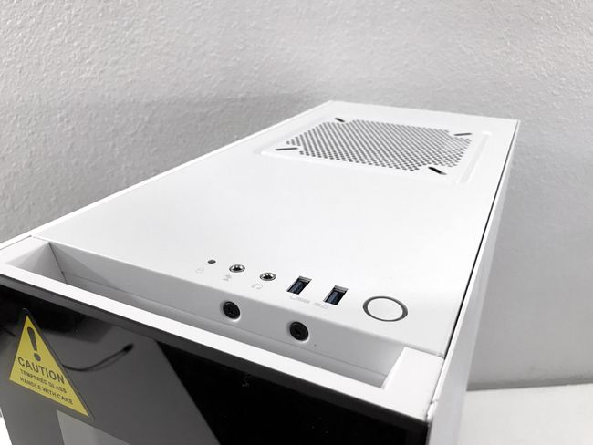 iBUYPOWER Snowblind Review: Translucent Screen on the Side | Tom's Hardware