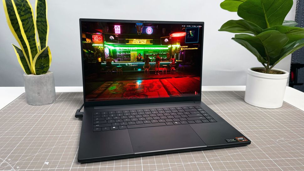 Razer Blade 16 (2025) review: A laptop this thin shouldn’t be this ...