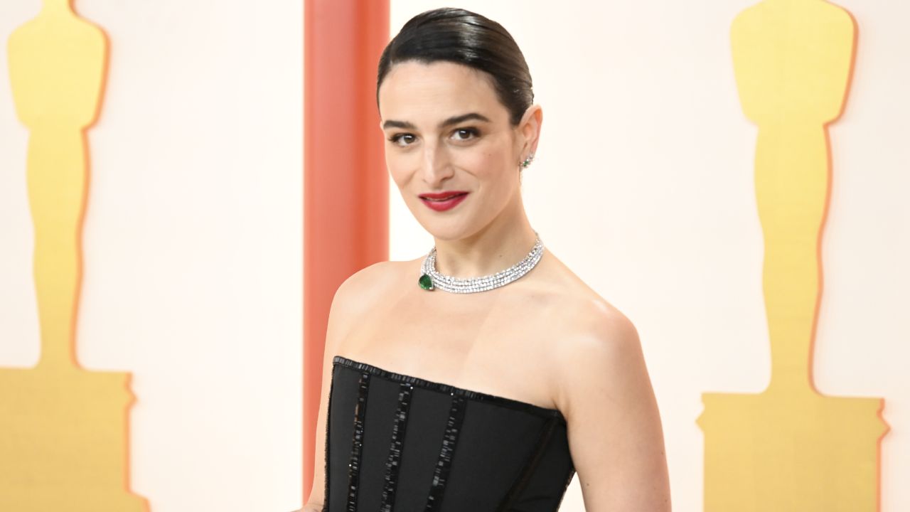 ’I Would Say It Was Half-Cracked’: The Wild Story Behind Jenny Slate’s Infamous Oscars Wardrobe ...