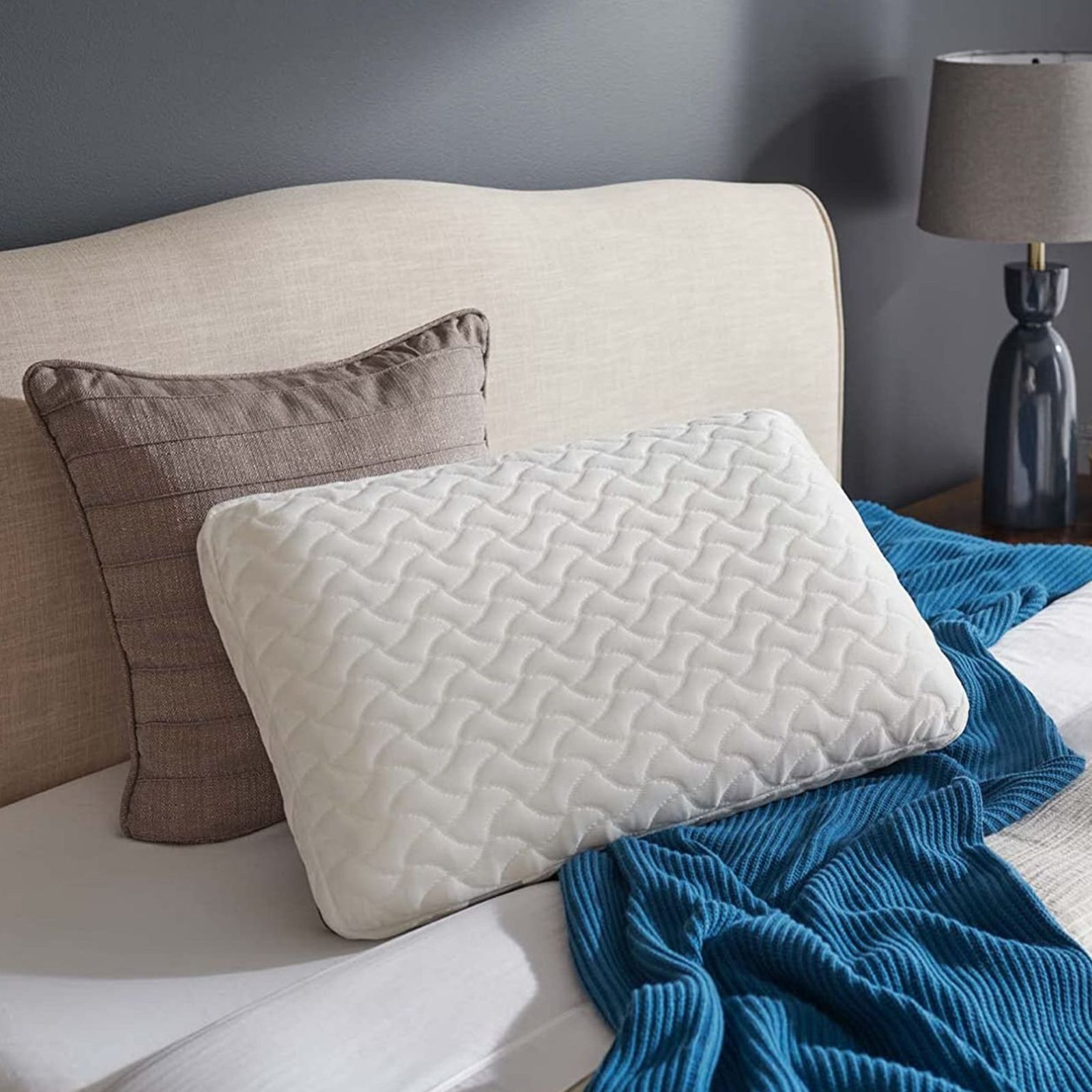 How to choose the perfect pillow | Real Homes