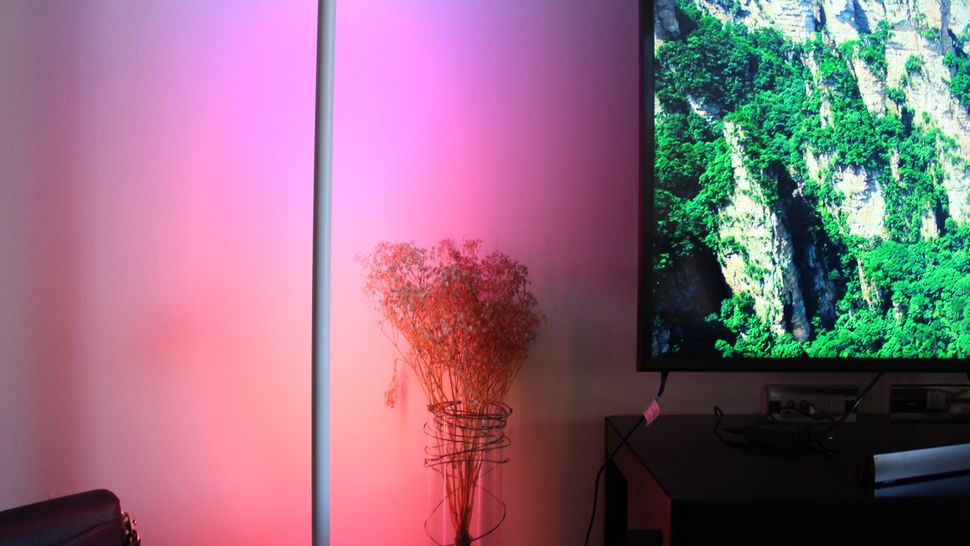 Philips Hue Signe Gradient Floor Lamp review: Four feet tall and ...