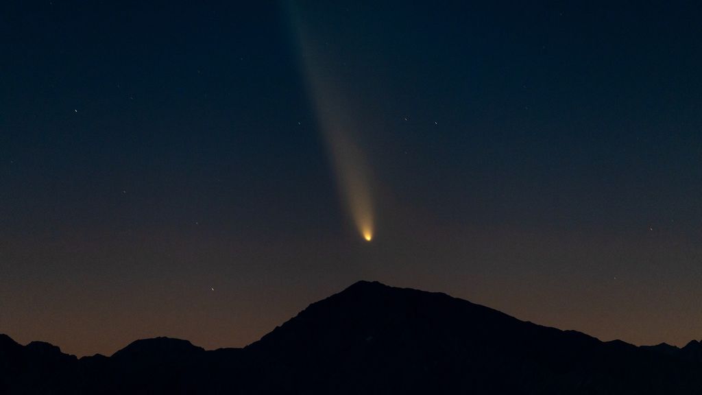 Watch Comet Tsuchinshan-ATLAS light up the night sky in free livestream Oct. 21 (video) | Space