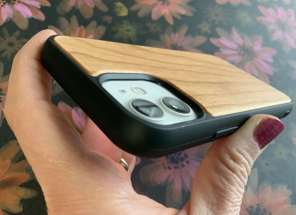 Oakywood Wooden MagSafe Case for iPhone 12 review: Beautiful natural ...