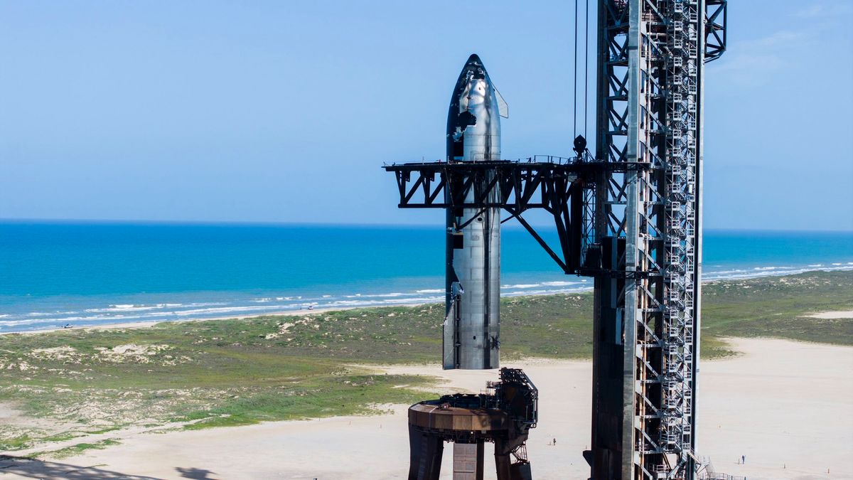 SpaceX moves Starship to launch pad for testing ahead of Flight 10 ...