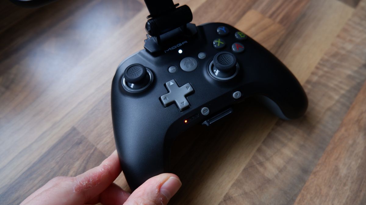MOGA XP5-i Plus Bluetooth iPhone Controller review | Laptop Mag