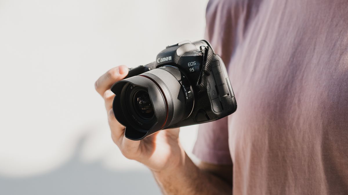 Samyang launches its first-ever Canon RF-S lens – and introduces its ...