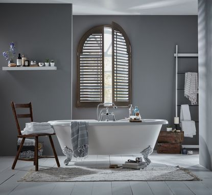 11 bathroom window ideas you'll love - from Roman blinds to colourful ...